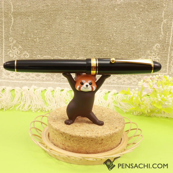 Animal Penholder - Red Panda | PenSachi - Japan Limited Fountain Pen