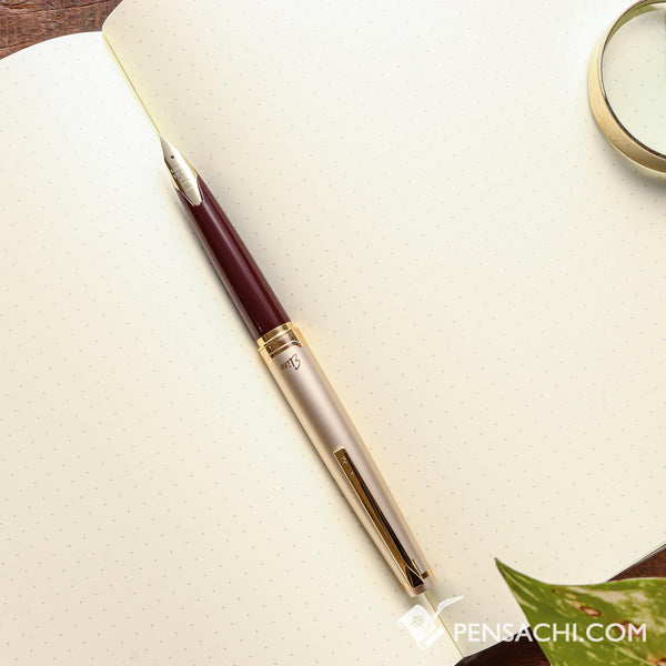 Tomoe River FP A5 Notebook (160 pages) 68g/m2 - Cream Dot grid– PenSachi